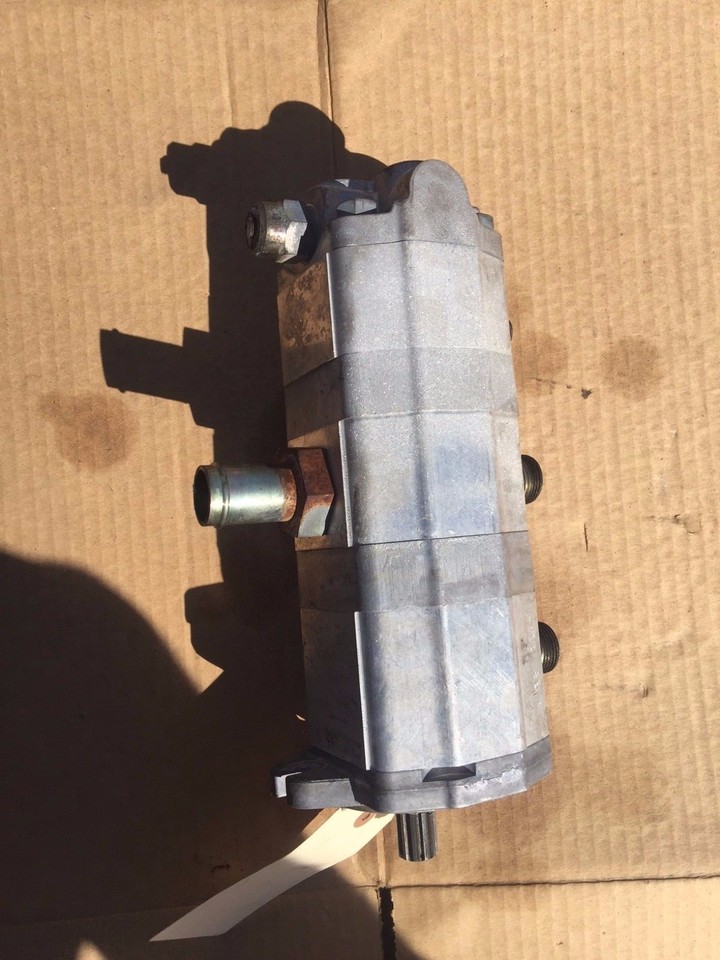 Toro Gear Pump part#99-6933 for Toro Reelmaster 5500D | eBay