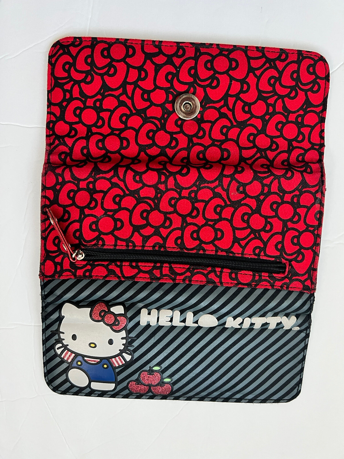 Loungefly Hello Kitty Red Apple Wallet - Gem