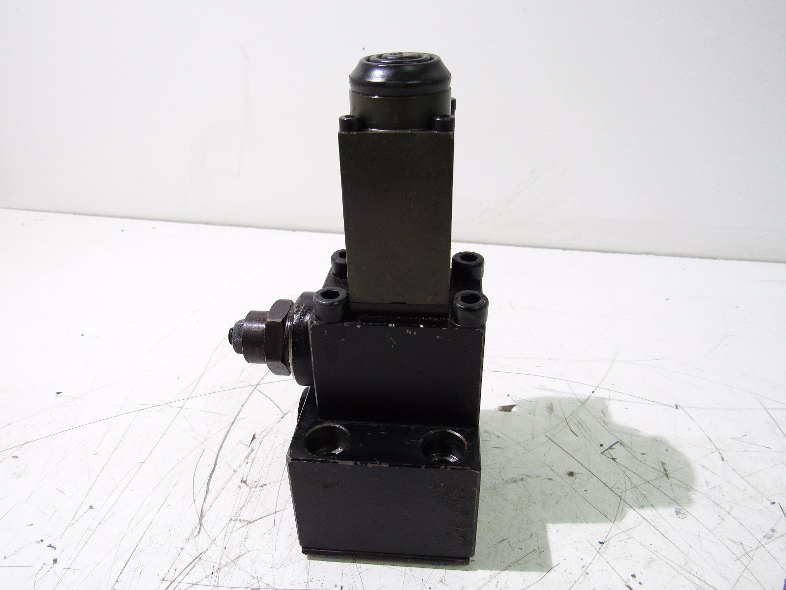 U.N. HYDRAULIK AB DBV20 P16 FM140 24 HYDRAULIC VALVE ***NEW*** | eBay