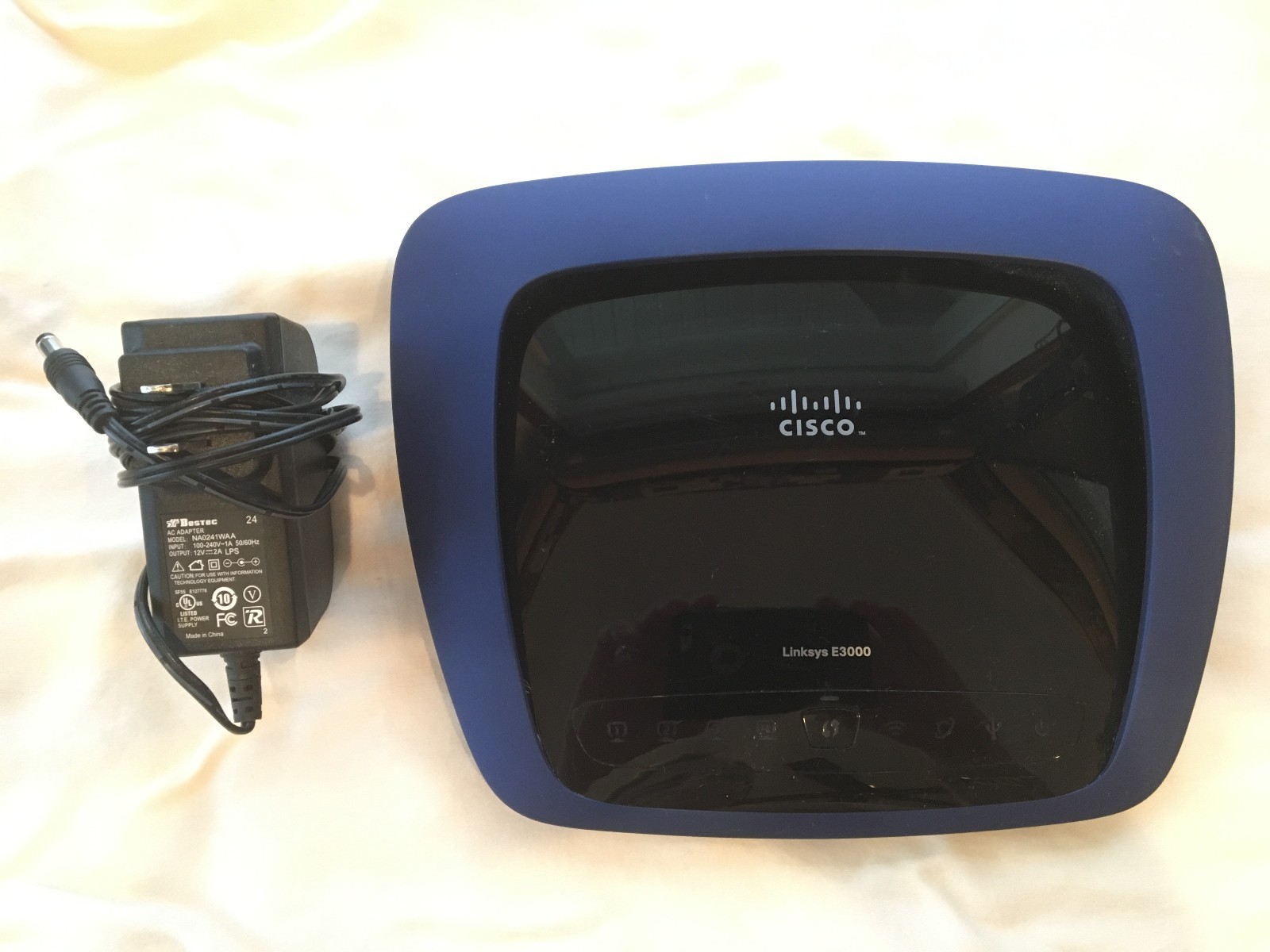 Linksys E3000 4-Port Gigabit Wireless N Router | Gigabit | Wireless N