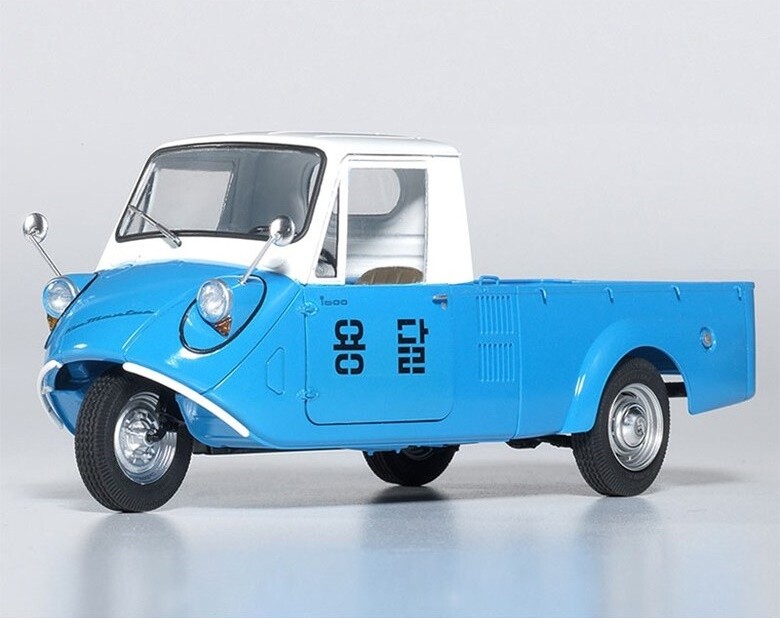 Academy 1/24 Korean T600 Three Wheeler Freight 1969 Retro Car Model Kit ...