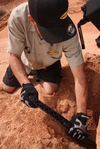 SmittyBilt Recovery Utility Tool (RUT) Tri-Fold Shover with Carry Case ...