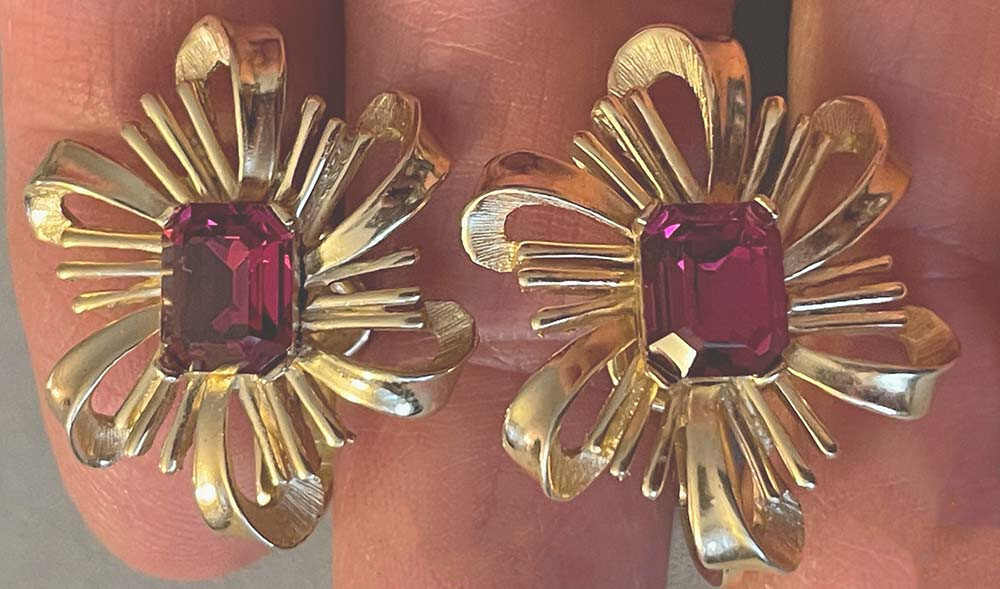 Rare 60's Crown TRIFARI Logo Large Hot Pink Rhineston… - Gem