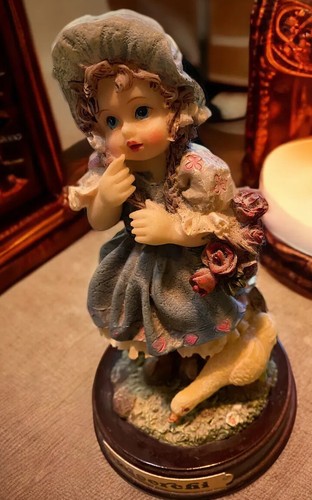 Meerchi Figurine Cute Little Girl With Flower Basket, Pickett Fence ...