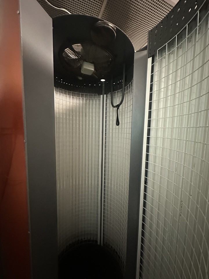 Ergoline Vertical Stand-Up Sunbed – Commercial Tanning Booth – Salon ...