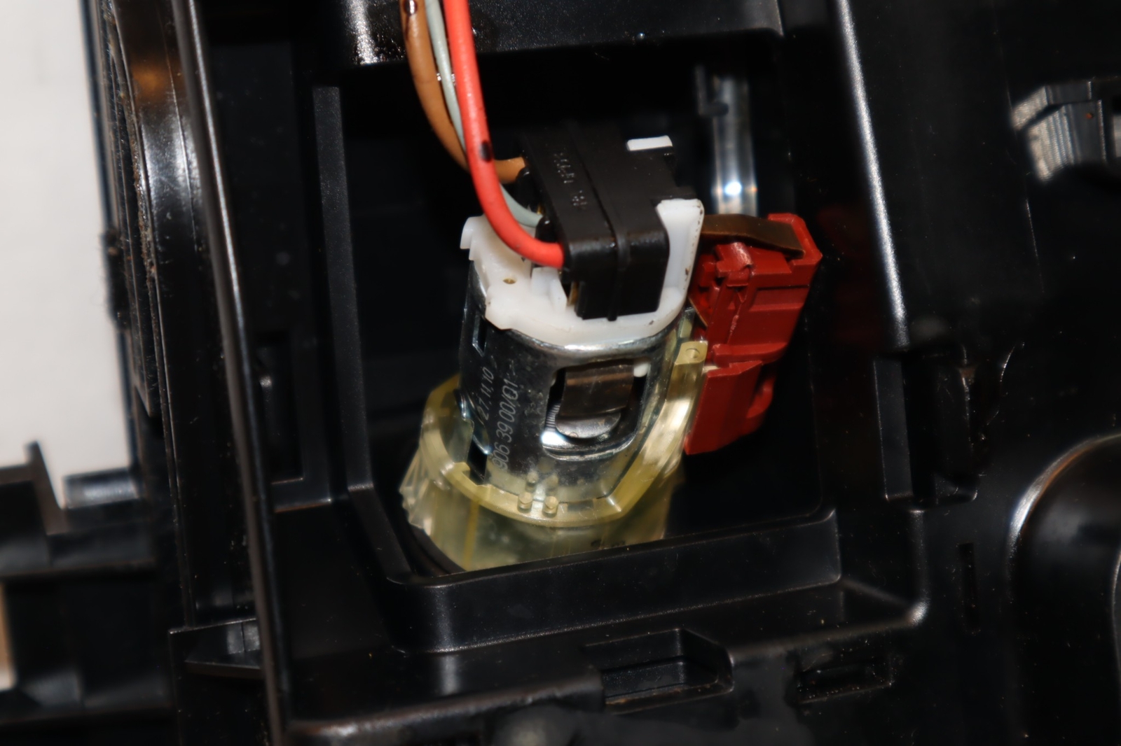 MERCEDES 212 E350 E550 Cup Holder Center Console Wood Trim 2126805850 ...