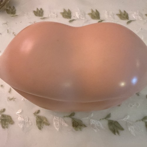 Pink Ceramic Lips Statue Kissing Sculpture. 8 In. Across, 4 In. High ...