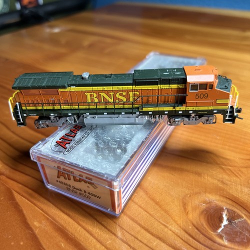 N Scale Atlas Dash 8-40BW Locomotive BNSF #509 DC/DCC Non-Sound | eBay