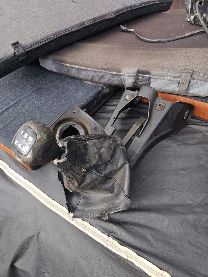 Ford Sierra Sapphire XR4i Cosworth Gearbox linkage MT75 Gear Cradle ...