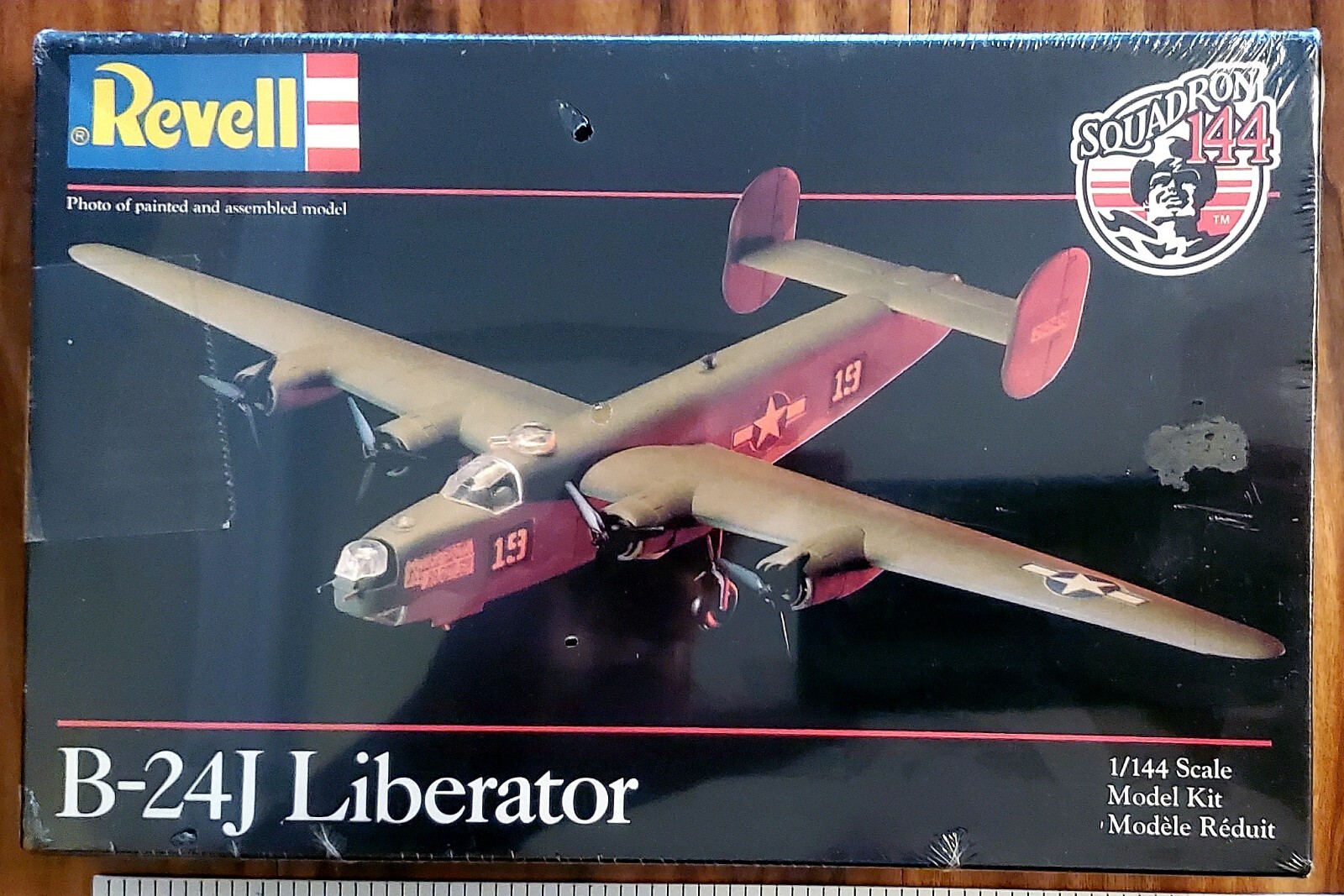 Revell 1982 1/144 WWII USAF B-24J “Liberator” Bomber Kit.1048 Sealed ...