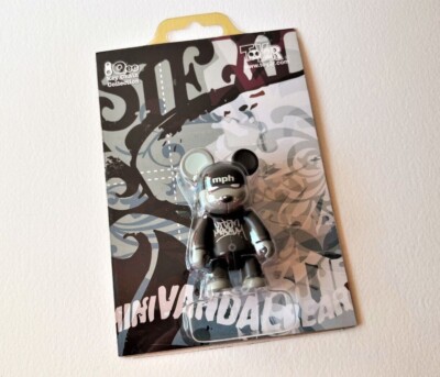 TOY2R QEE MPH Mini Vandal Bear Urban Medium Key Chain Collection from ...