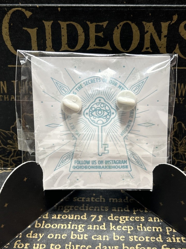 ️ RARE 2022 Gideon's Bakehouse White Iced Blue Gargoyle Pin - Gideons ...
