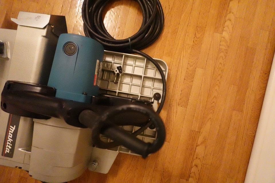Makita KP312 Handheld 12 - 1/4" Corded Planer 312mm 100V 15A 1430W 18kg ...