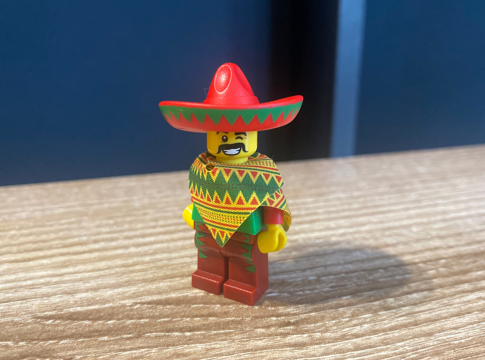 LEGO Collectible Minifigures Set col02-1 MARIACHI / MARACA MAN for sale ...