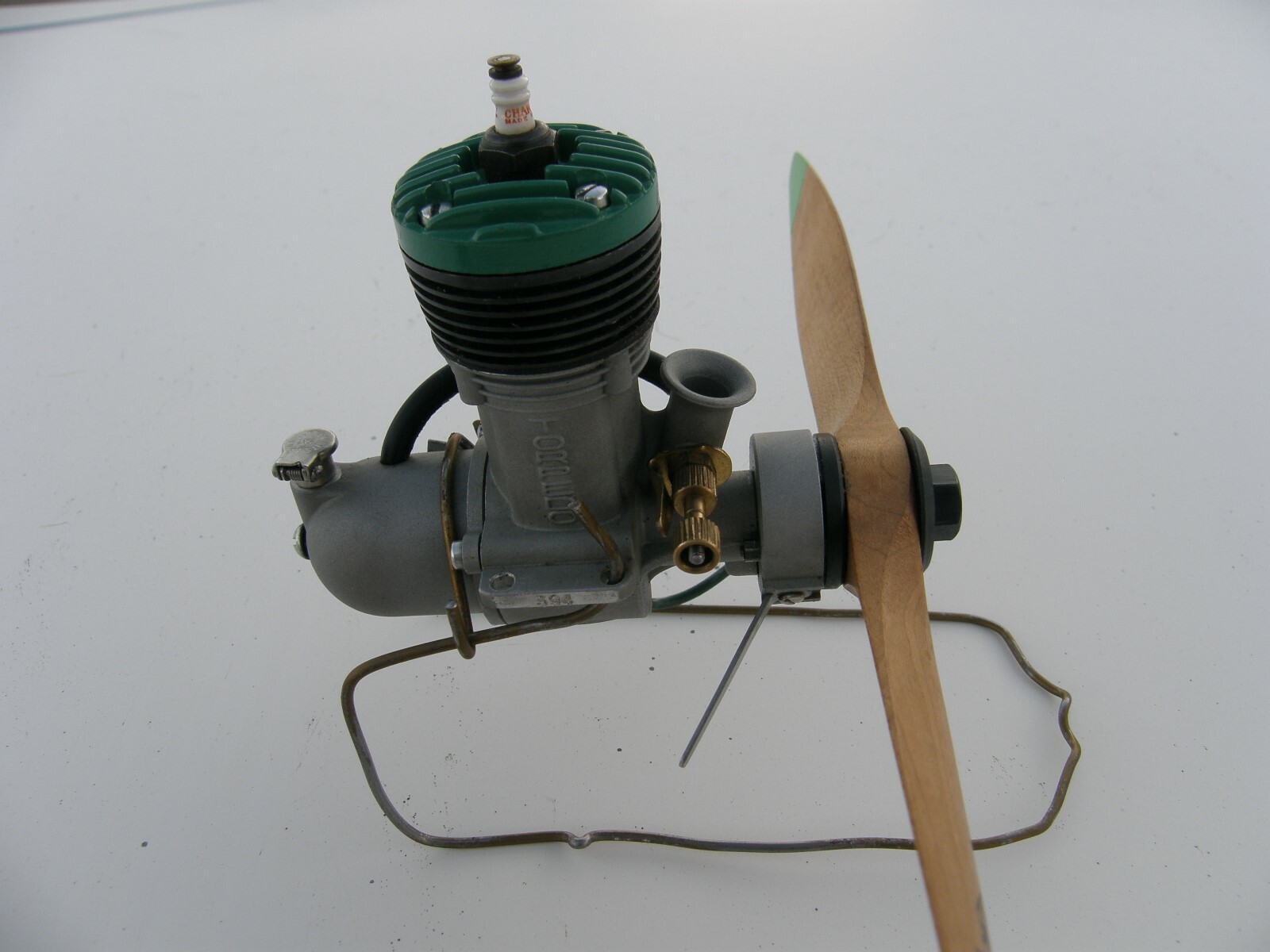 K&B TORPEDO 29 IGNITION MODEL AIRPLANE ENGINE #394 w/ Fuel Tank,Coil ...