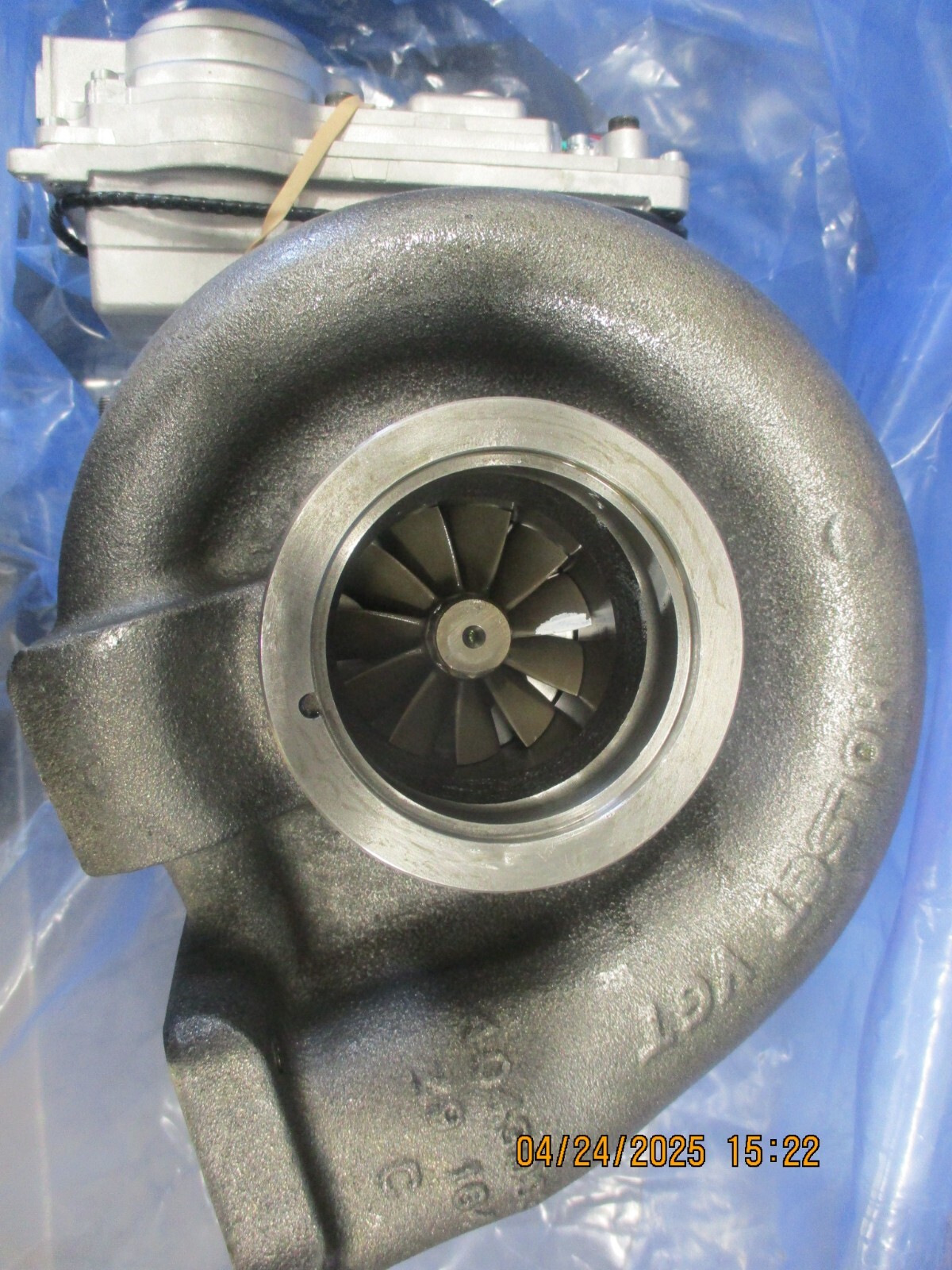 Brand new. Genuine OEM Volvo Mack D13 MP8 turbocharger 2011-23 22215685 ...