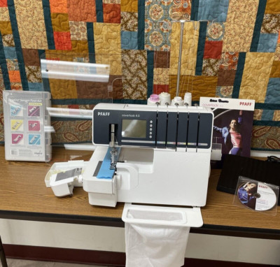 Pfaff Coverlock 4.0 Coverstitch Serger Used with extension table and ...