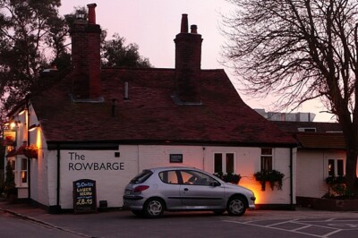 Photo 6x4 The Rowbarge Woolhampton Even though, or perhaps because, it ...