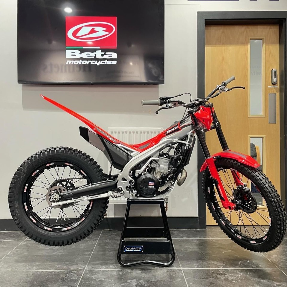 2026 BETA SINCRO 300 2T **BRAND NEW 2026** PETROL TRIALS BIKE - ORDER NOW!!!! | eBay UK