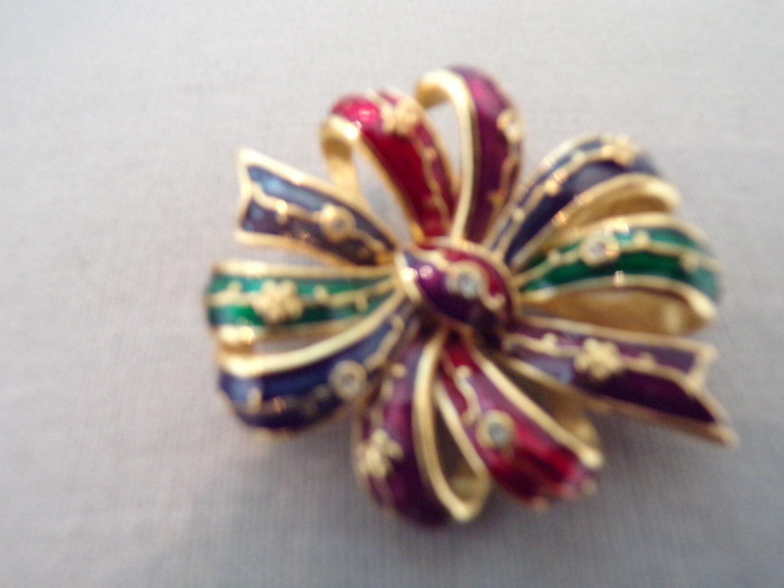 Vintage Joan Rivers Enamel and Crystal Bow Pin - Gem