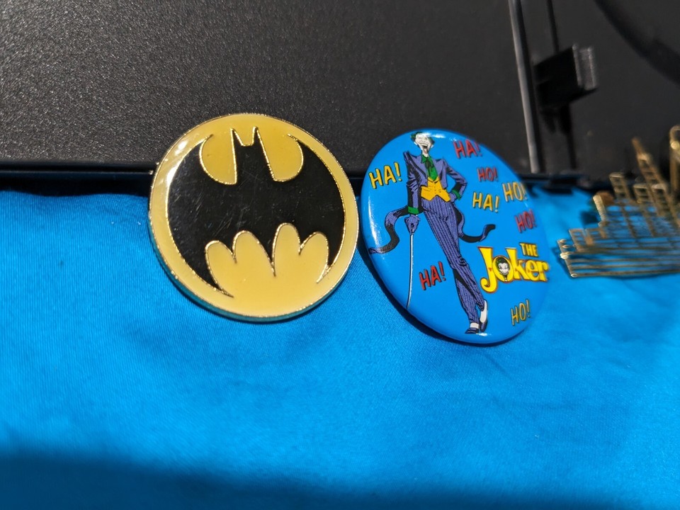 BATMAN Collector Pins & 2 DVDs. "BATMAN" & "BATMAN MASK OF THE PHANTASM ...