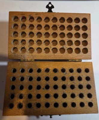 VINTAGE OAK WOOD .22 CARTRIDGE AMMUNITION BLOCK CASE + HOLDS 50 RND ...