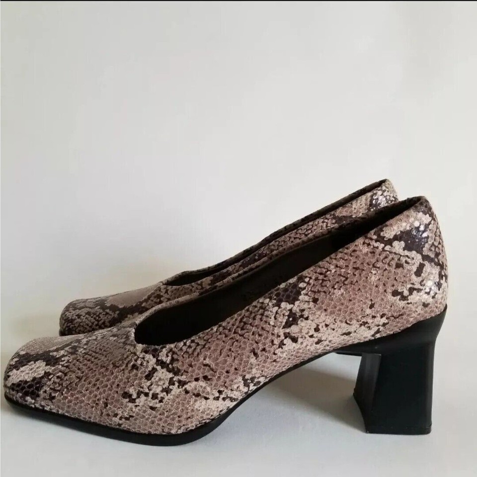 Women's Caressa Ultimate Series Classic Pump Leather Snakeskin Pattern ...
