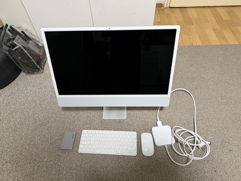 Apple iMac Silber 24 Zoll, M3, 8-Core-CPU, 10-Core-GPU, 8GB, 256GB SSD ...