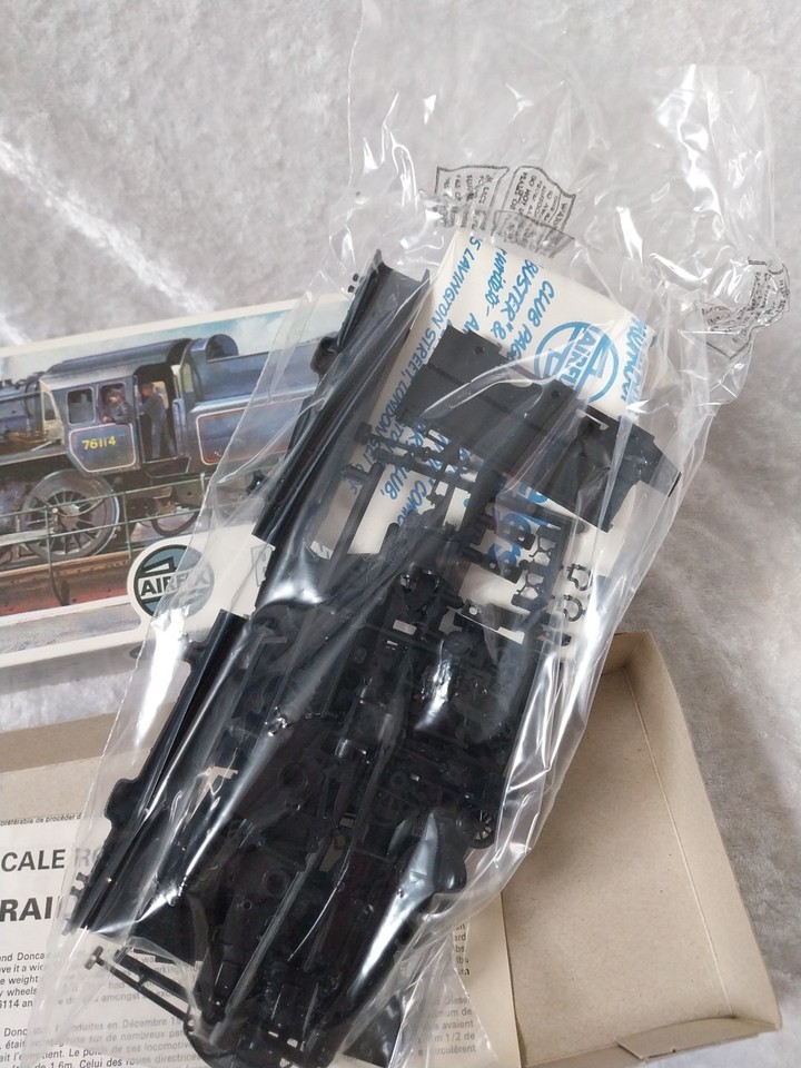 OO AIRFIX BR MOGUL locomotive Steam Train Model KIT VINTAGE Sealed Bag ...