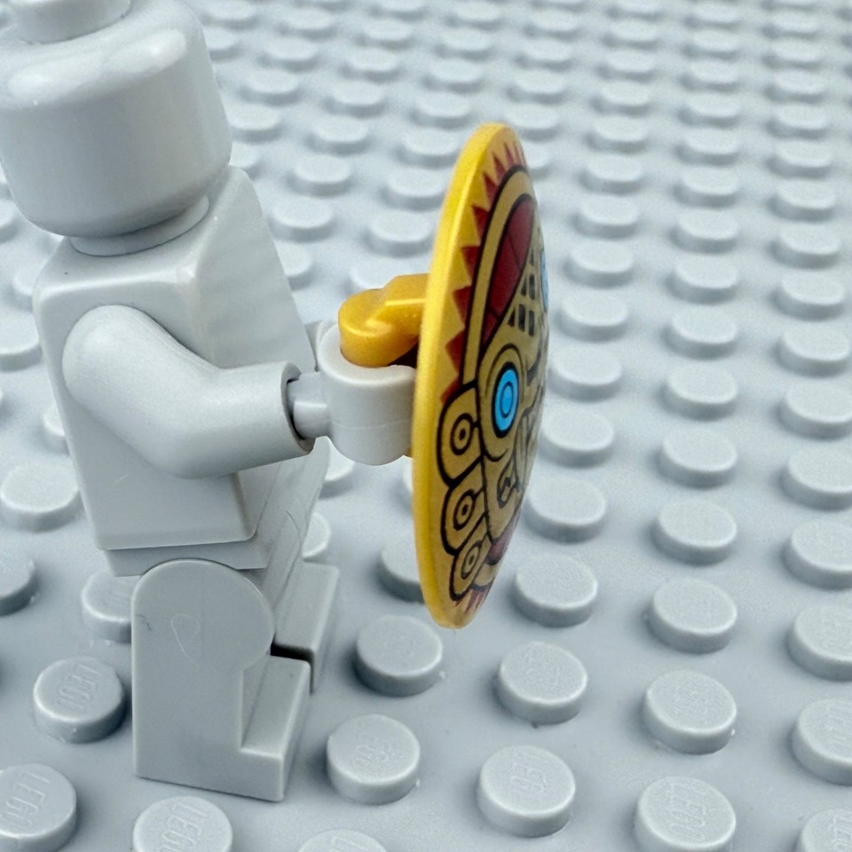 LEGO Minifigure Shield Circular / Round Gold Jaguar Face Dark Red Sun ...
