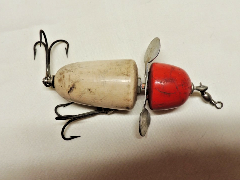 Vintage Unbranded Red & White Wooden Fishing Lure Plug Old Wood 2 ...