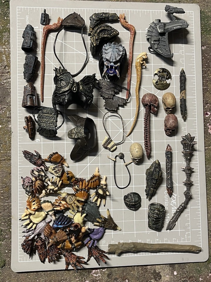 NECA Aliens Predator Figure Misc Fodder Parts Weapons Lot | eBay