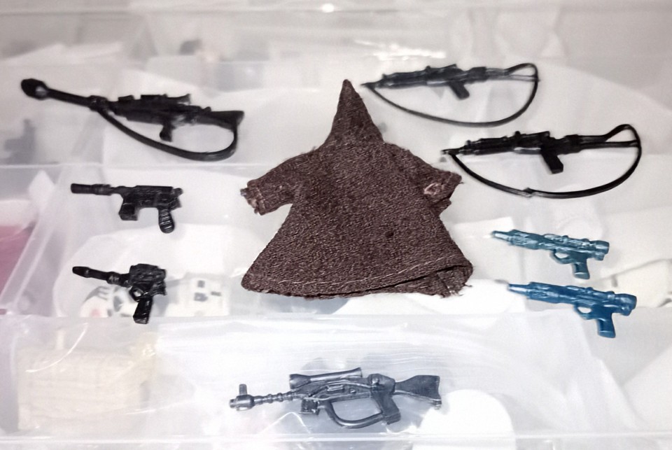 Vintage Star Wars Jawa cape, and eight blaster bundle (mix vintage ...