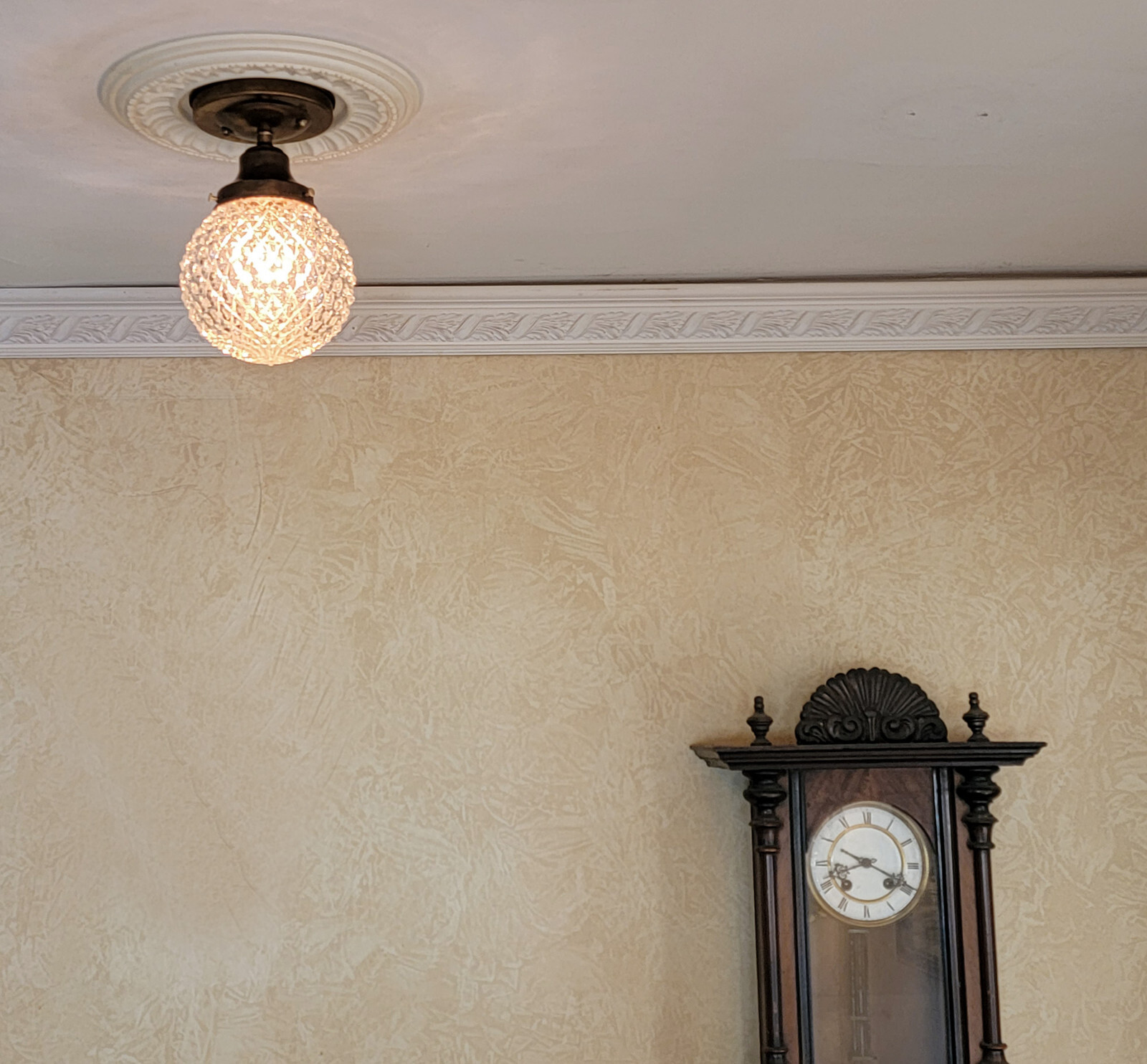 693am Antique/Vtg 20s 30s Glass Ceiling Light Fixture Globe hall porch ...
