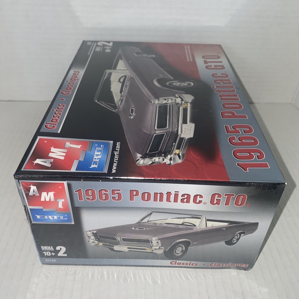 AMT 1965 Pontiac GTO Convertible Plastic Model Kit 1/25 Scale | eBay