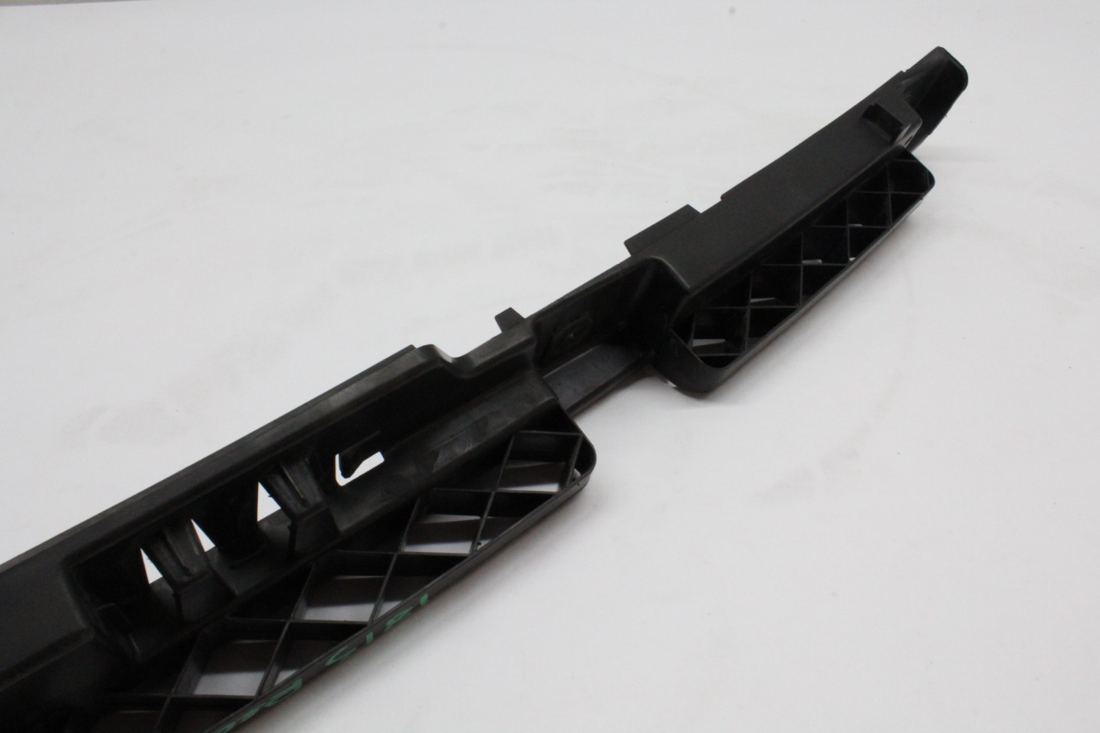 2013 PASSAT REAR BUMPER COVER BRACKET 561 807 863 A OEM 12 13 14 15 | eBay