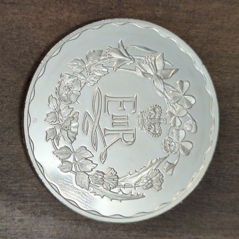 1977 Silver Jubilee Queen Elizabeth II Solid STERLING Silver Medal ...