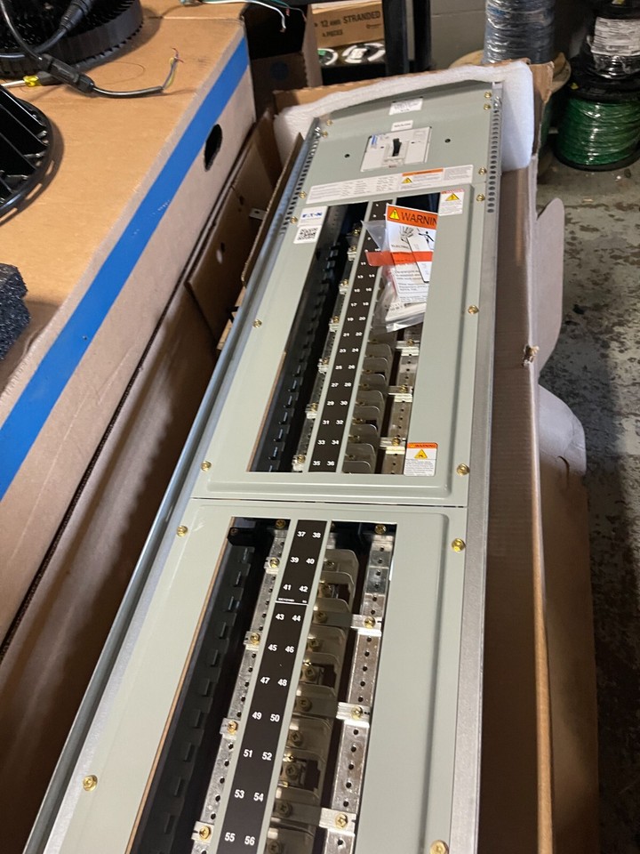 EATON 225 AMPS 250 VOLTS 72 CIRCUITS 3 PHASE BOLT ON PANEL BOARD W ...