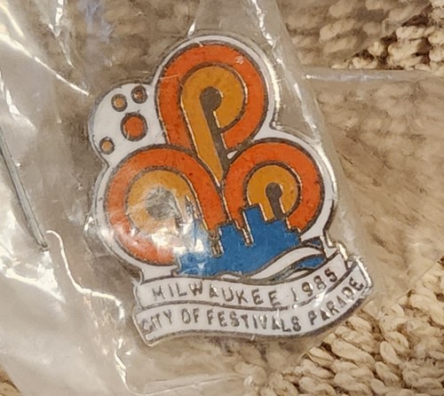 1985 MILWAUKEE CITY OF FESTIVALS PARADE PIN | eBay