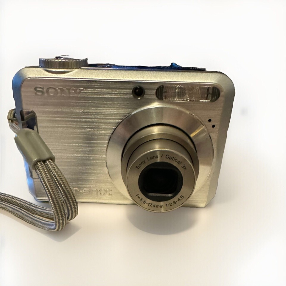 Sony Cyber-shot DSC-S700 7.2MP Silver Digital Camera FOR PARTS OR ...