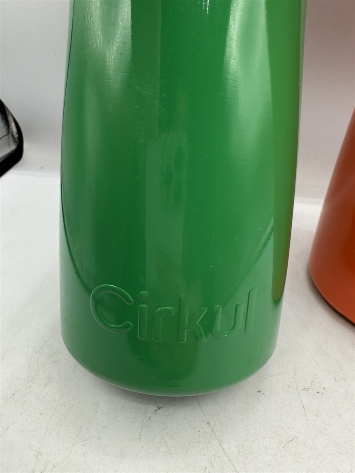 CIRKUL 32OZ GREEN & ORANGE STAINLESS STEEL METAL WATER BOTTLE W/ LID ...