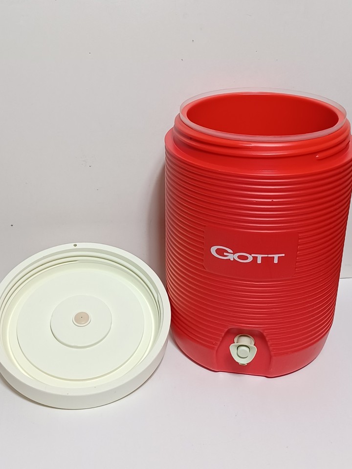 GOTT 2 GALLON RED SPORTS WATER COOLER JUG SPIGOT HANDLE ON LID # 1692 ...