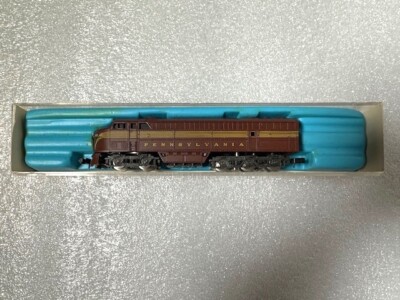 Vintage N gauge Atlas train set with working locomotive, caboose, and ...
