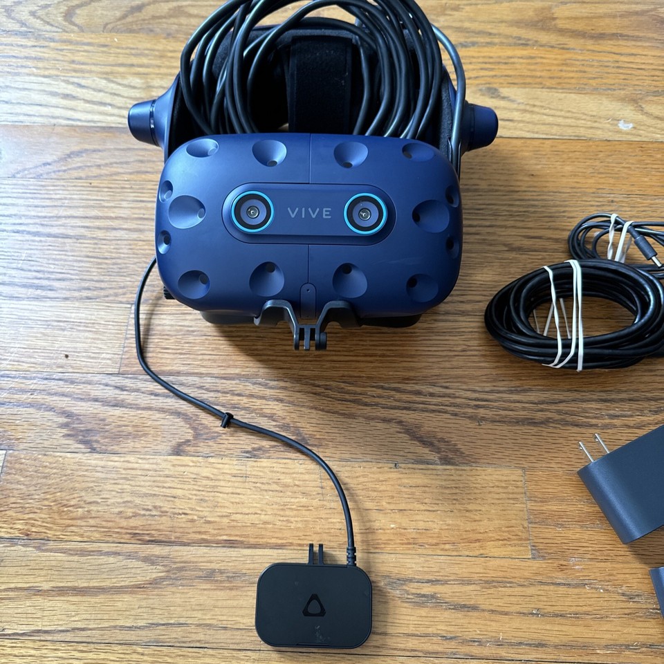 HTC Vive Pro Eye 2Q229200 VRChat + EYE TRACKING + FACE TRACKING | eBay