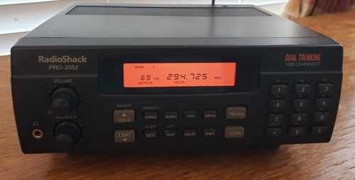 Radio Shack PRO- 2052 1000 ch Scanner W/ Military Air * Free Shipping ...