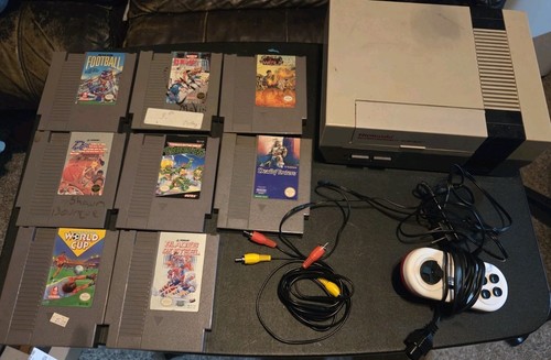 Nintendo NES Original Console Bundle all Cables, 8 games, tested and ...