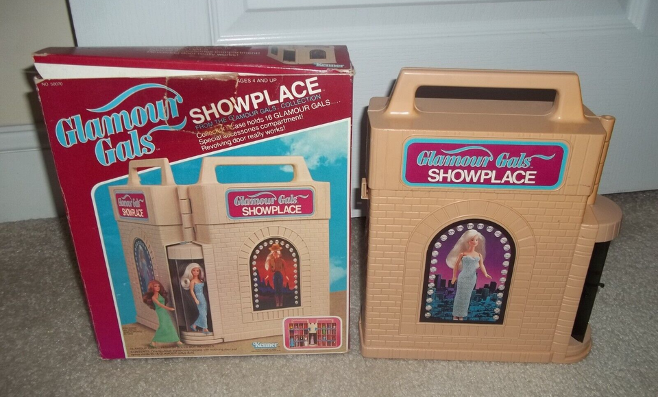 KENNER GLAMOUR GALS FASHION DOLL SHOWPLACE CASE w/ Box + 11 DRESSED ...