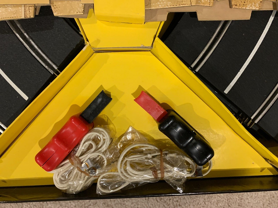 VINTAGE SCALEXTRIC COMPETITION CAR SERIES MODEL RACING SET NOS LIONEL ...