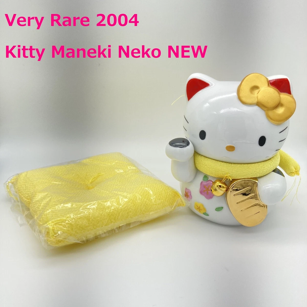 Hello Kitty Maneki Neko