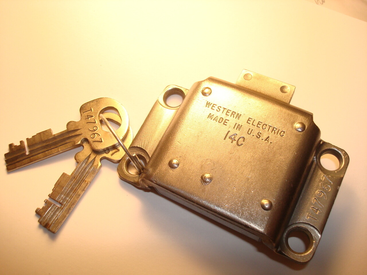 Pay phone Western Electric 3 slot payphone lock #14 vault door w/ key ...